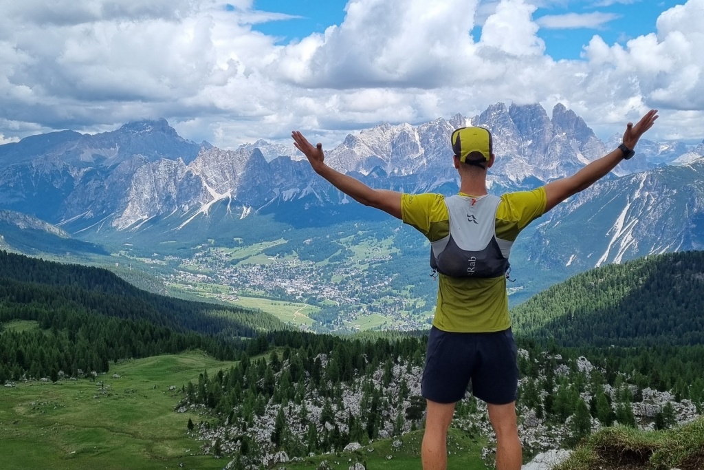 Recenze běžecké vesty Rab Veil 6 – Nalehko